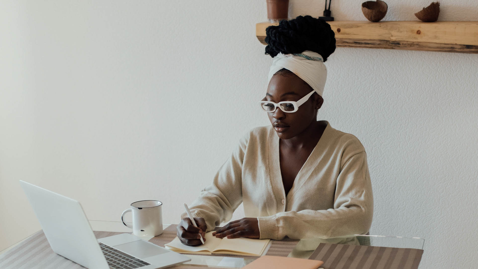 400 Powerful Action Verbs and Synonyms to Boost Your Resume - ResumeHead